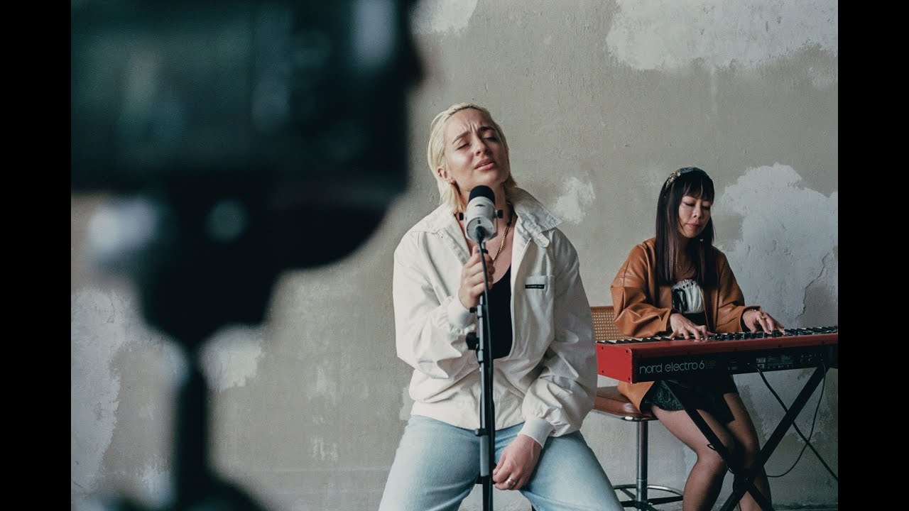 Maria Lynn - "No Bad Days" Performance - YouTube