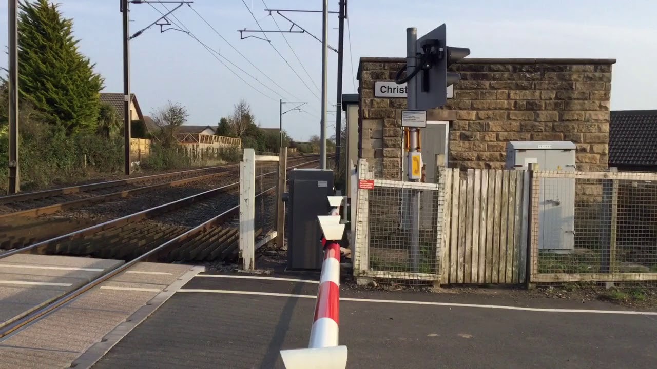 Christon Bank Level Crossing (Northumberland) Saturday 21.04.2018 - YouTube
