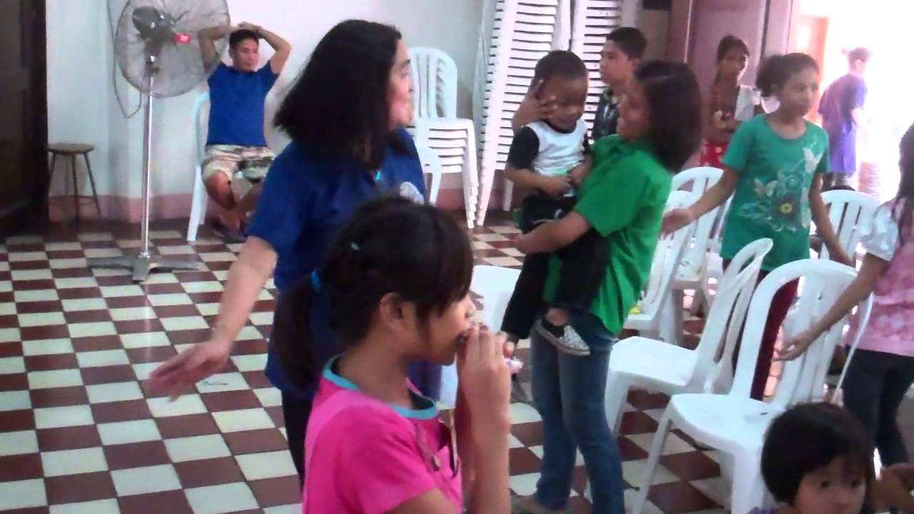 VID00991 (VMHS BATCH '79'S GIFT GIVING AT THE ASILO DE SA VICENTE DE PAUL) 2 - YouTube