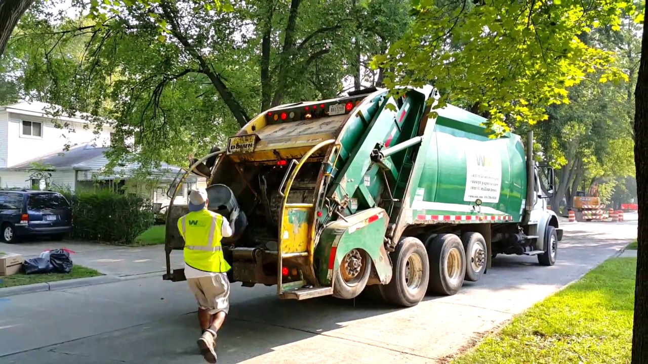 Waste Management: Freightliner M2 112/ McNeilus Tag-Axle Rear Loader ...