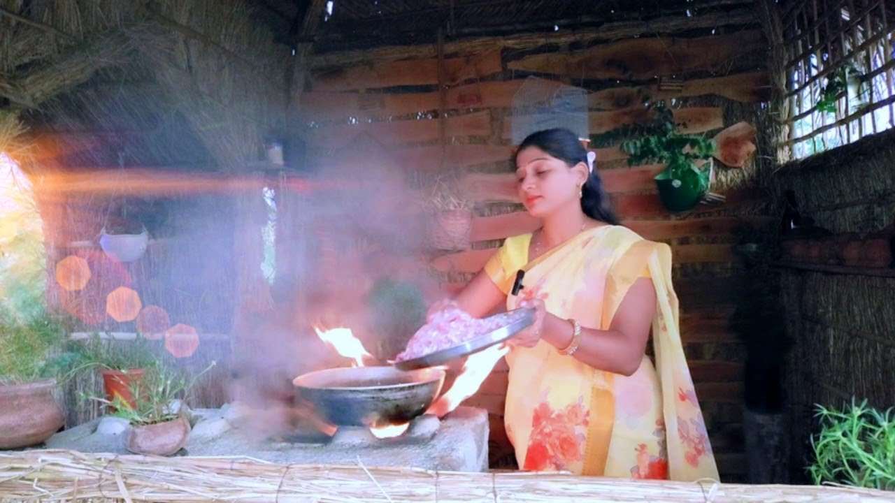 चुलीवर बनवली बोकडाची रक्ती | रक्ती रेसिपी | goat blood recipe in ...