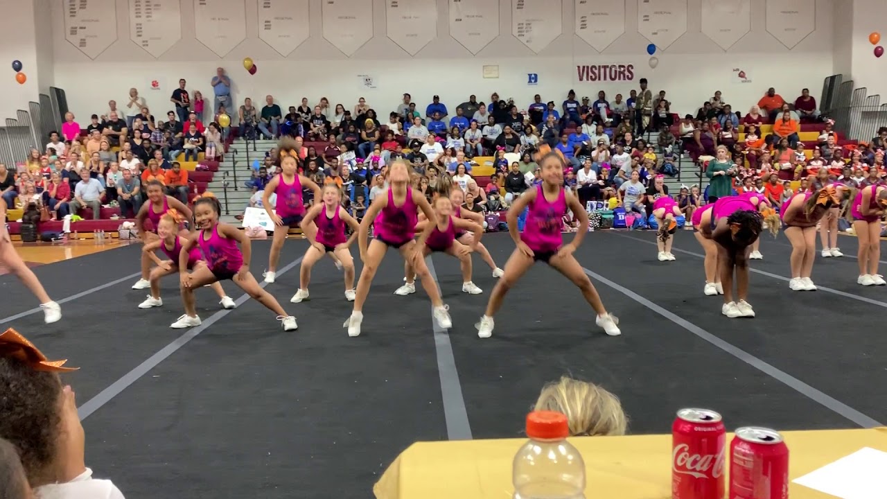 Grafton Tabb Mighty Mites Competition Cheer 2019 - YouTube