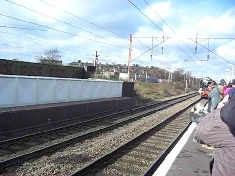 Tornado 60163 The Talisman Steam Engine - Finsbury Park to Kings Cross ...