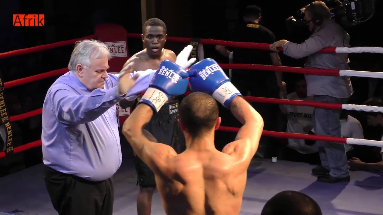 Le boxeur togolais Prinz Lorenzo, champion du monde des poids moyens ...
