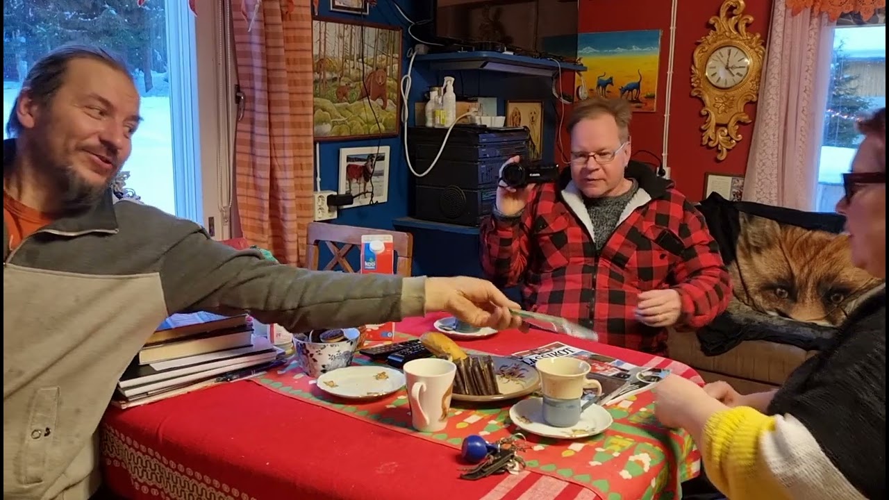 Koneman kylässä. Koneman on a visit. - YouTube