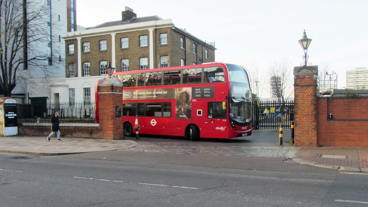 London Buses at Clapham Junction, December 2020 - YouTube