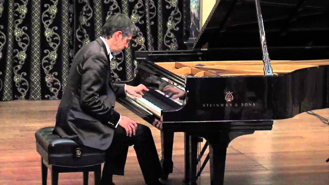 Rustem Hayroudinoff plays Blumenfeld - Etude for the Left Hand Alone op ...