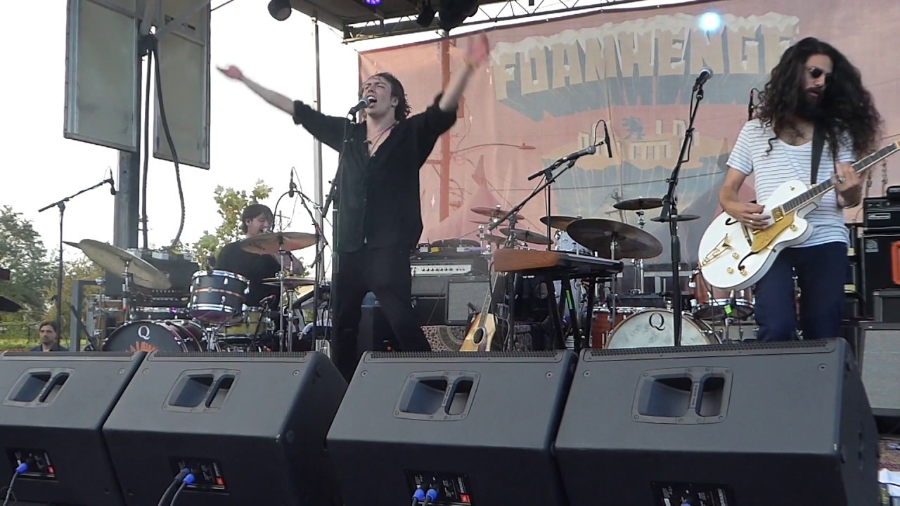 Barns Courtney - Kicks (Houston 11.05.17) HD - YouTube