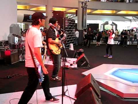 One Foot Japan - jalani hari tak'kan ada akhir. live@ Re-Xtreme ...