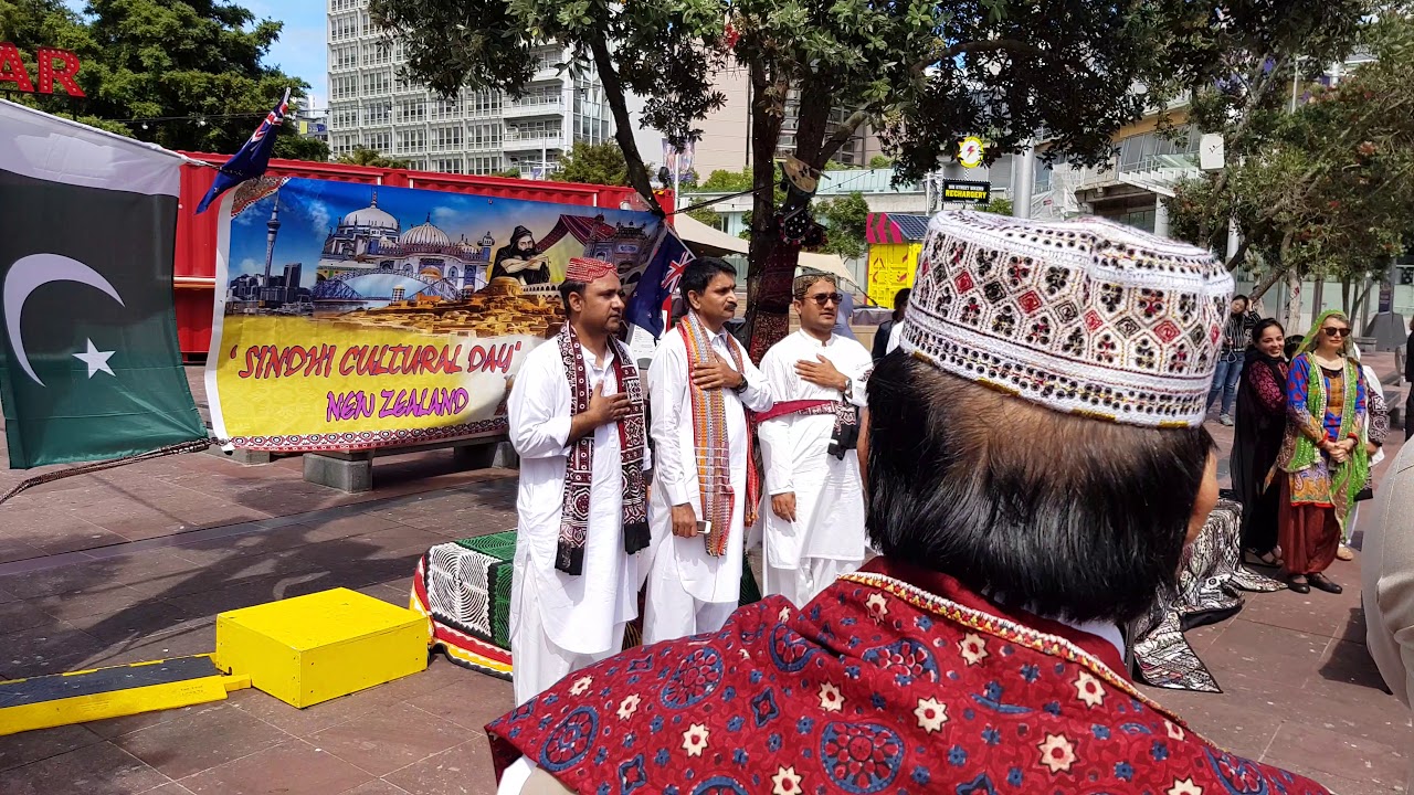 Pakistan Anthem on Sindhi Cultural day - YouTube