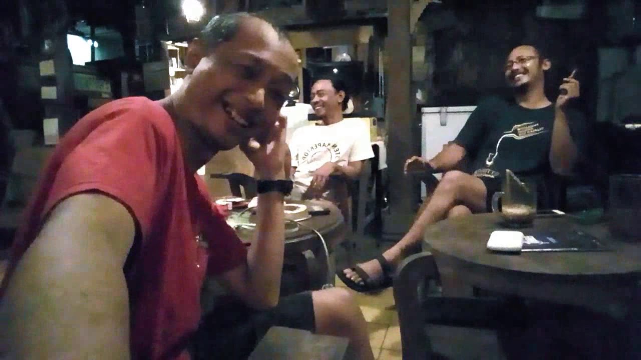 Catatan Indigo Ndloghok eps 1: Rumah Makan "Berisi" - YouTube