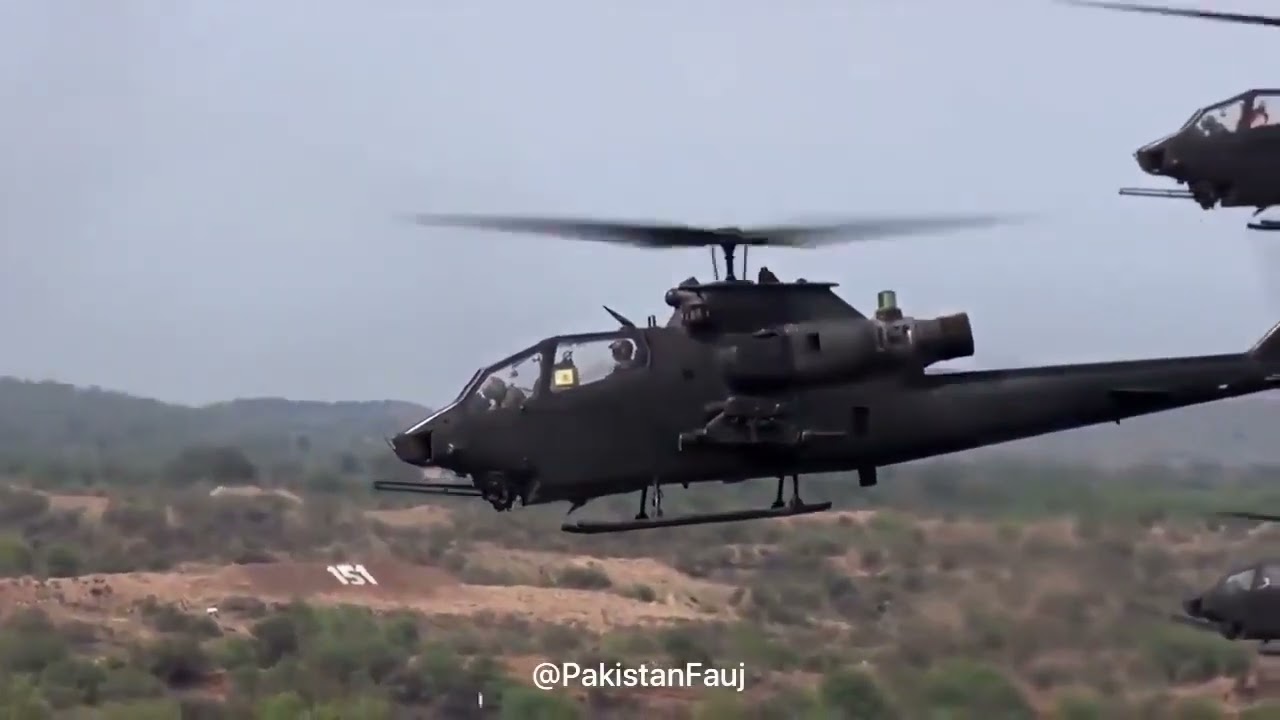 Pak Army Cobra Ah-1 Gunship - YouTube