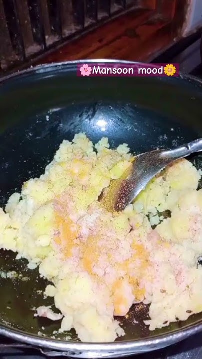 how to make somossa at home...🫰🫰🫰healthy samosa #shortsfeed #steetstyle ...