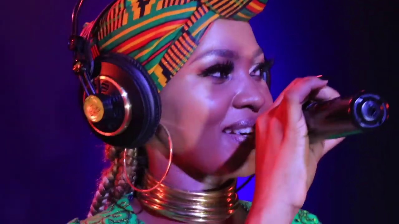 Spice Diana performing Kyuma on live band - YouTube