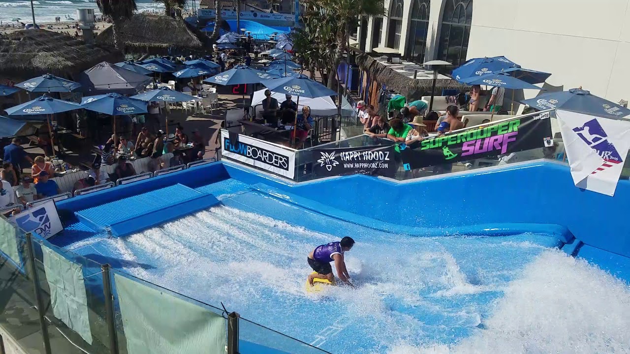 FlowRider Single Surf Machine at Wave House Contest Pro Tricks and ...