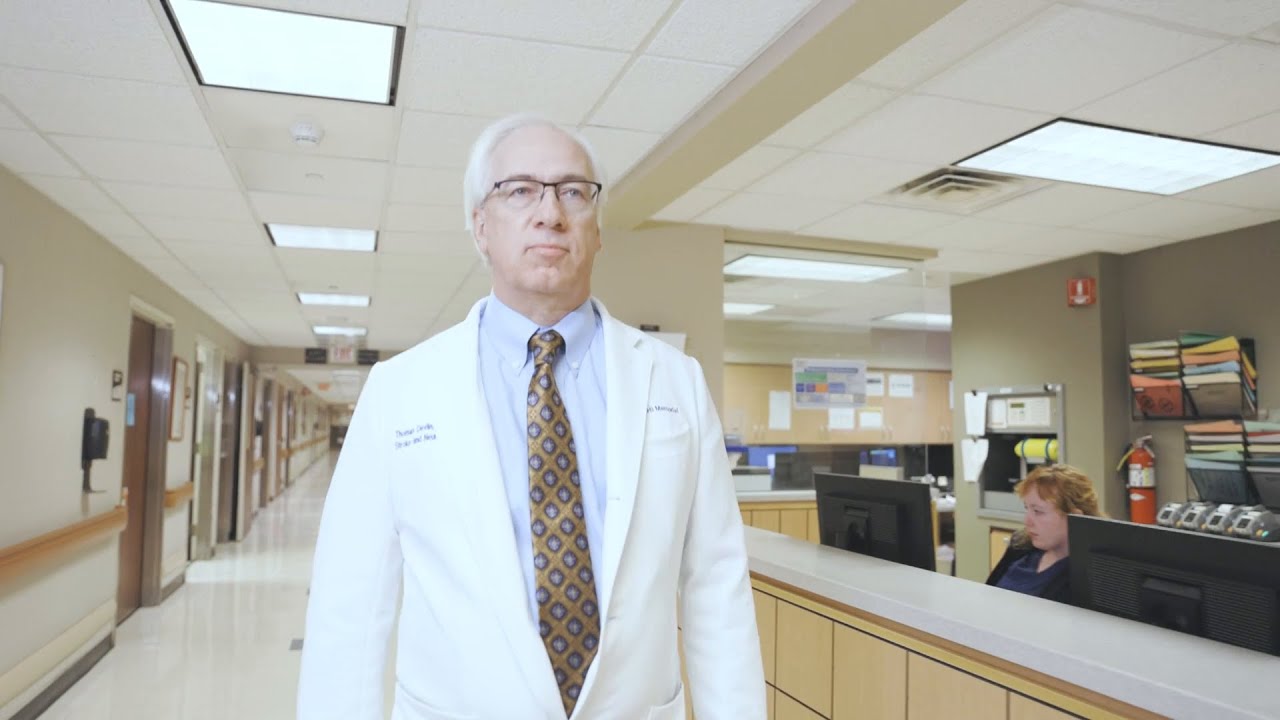 HealthBreak: Dr. Thomas Devlin and Spine Care - YouTube