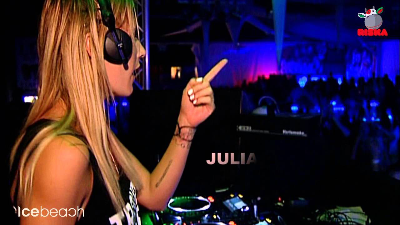 Riska Fesztivál with Thomas Newson @ IceBeach 2014. - YouTube