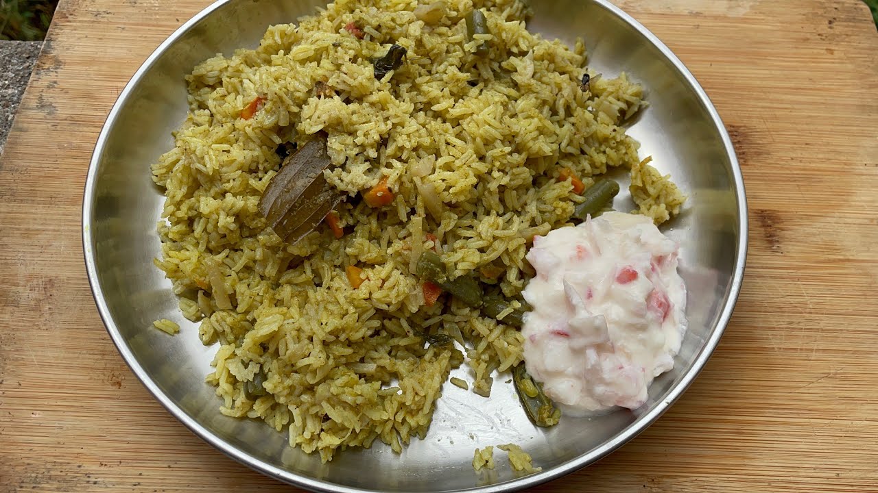 ನಾಟಿ ಸ್ಟೈಲ್ ತರಕಾರಿ ಬಾತ್ ಫ್ರೆಶ್ ಆಗಿ ಮಸಾಲೆ ರುಬ್ಬಿ ಅಲ್ಲೇ ಮಾಡಿ-village ...