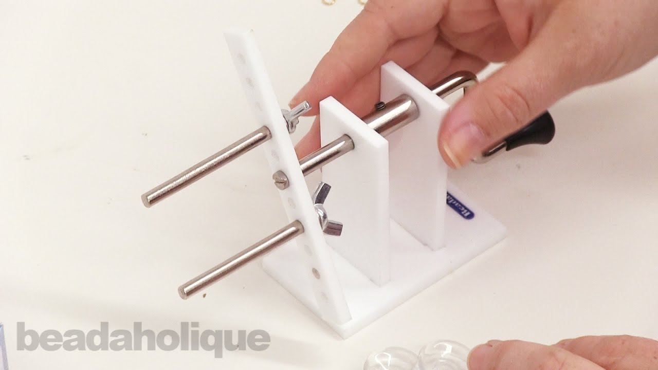 How to Use the Beadalon Tassel Maker Tool - YouTube