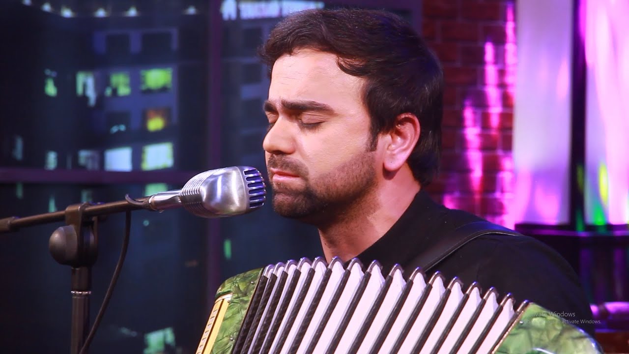 Ramin Fazli - Dar Pish Be Dardan Chura Live Performance at Kam Studio ...
