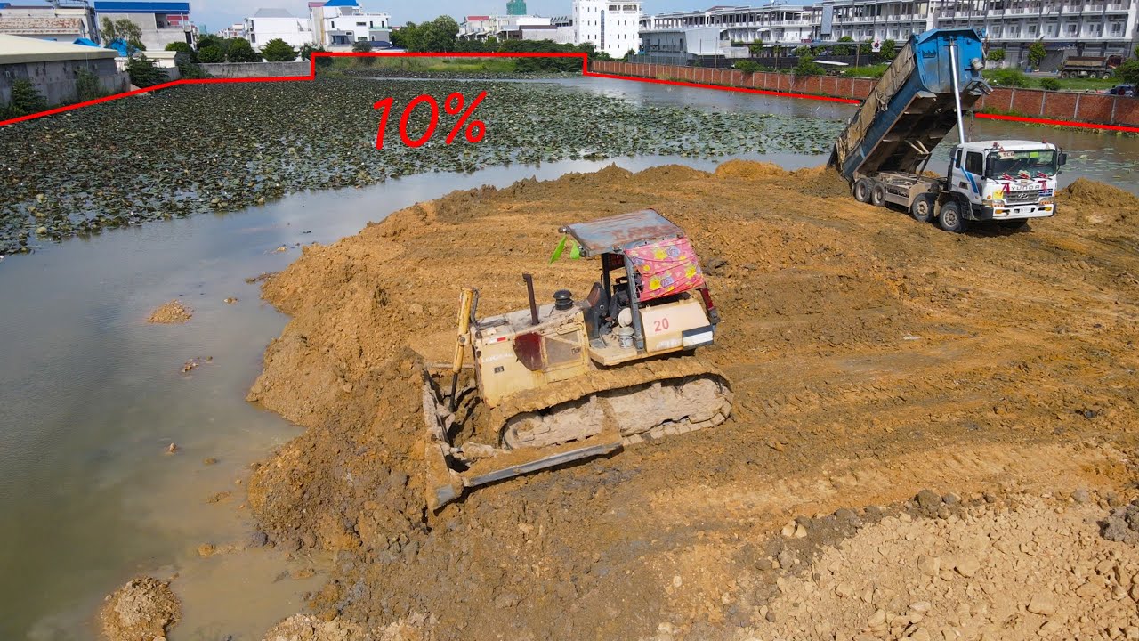 Excellent Team Dump Truck Transport Soil Fill Land with Skill Operator ...