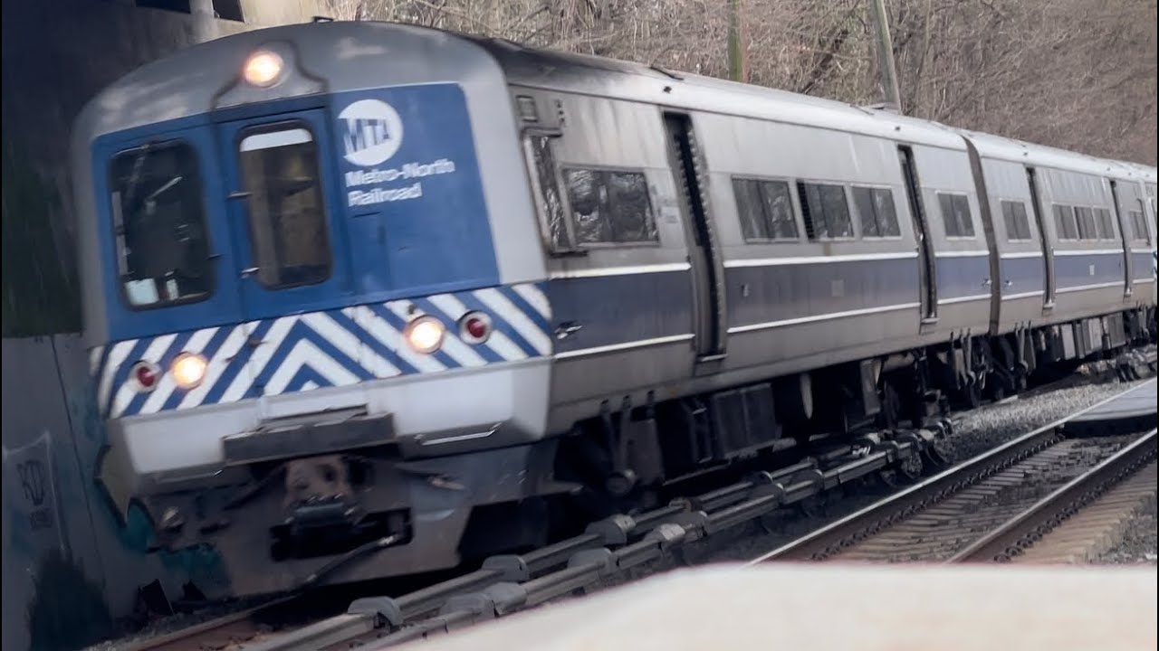 Metro north m3 meets metro north m7 at Garth road park 4/4/23 - YouTube