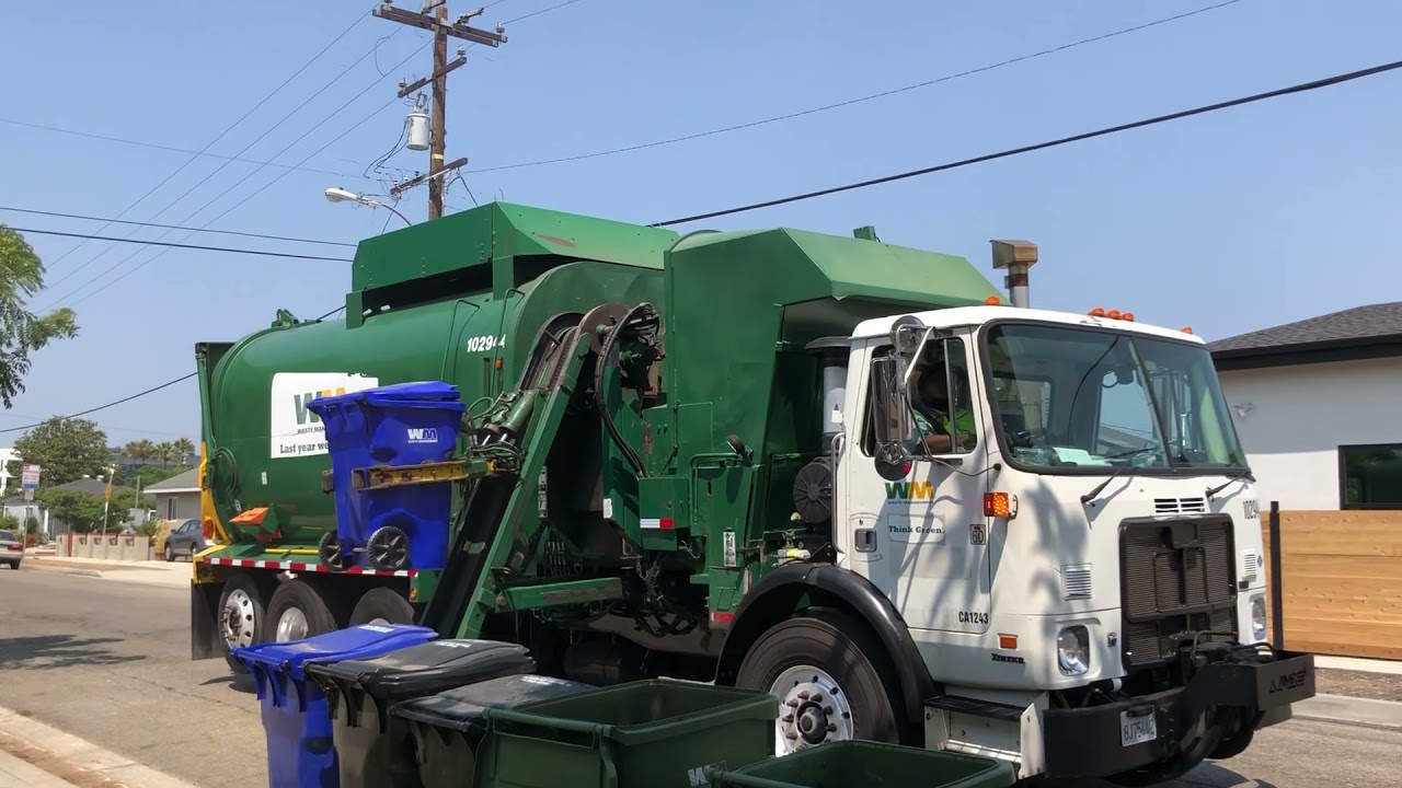 Waste management autocar amrep on recycle - YouTube
