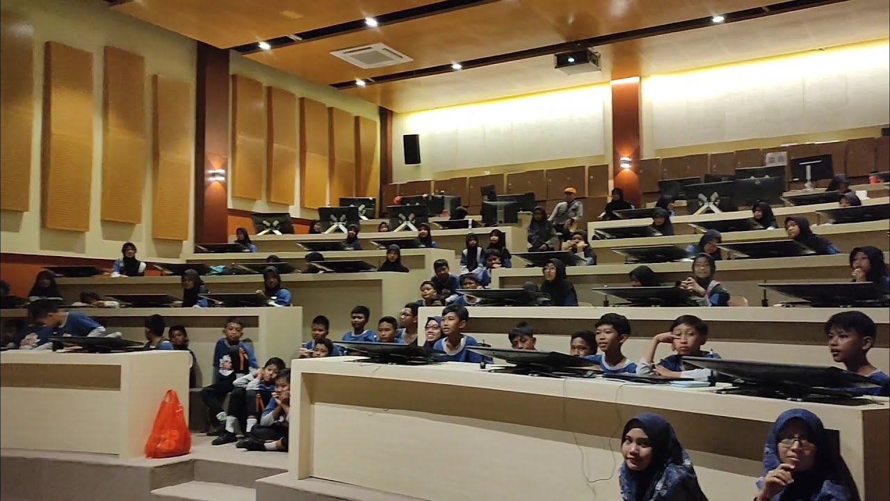 School Visit di SMK RUS Animation Kudus | Kelas 6 MI NU BM Getaspejaten ...