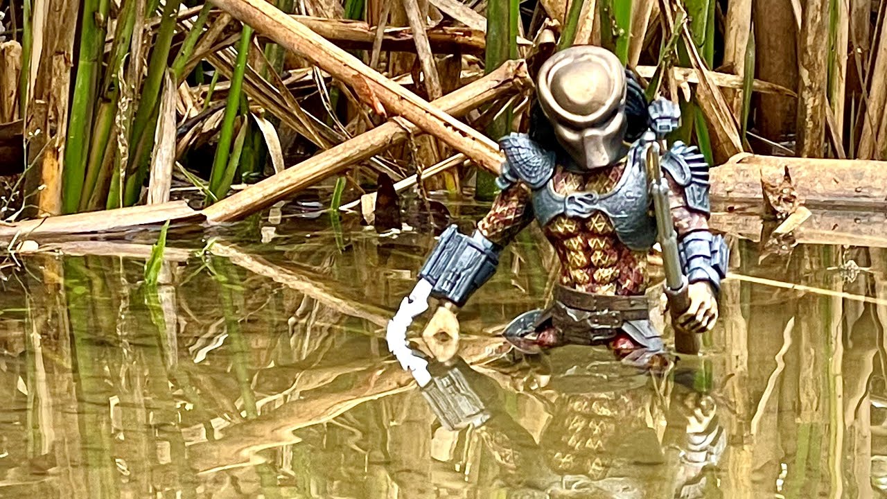 Unboxing the Walmart Exclusive Jungle Predator from Lanyard Toys. - YouTube