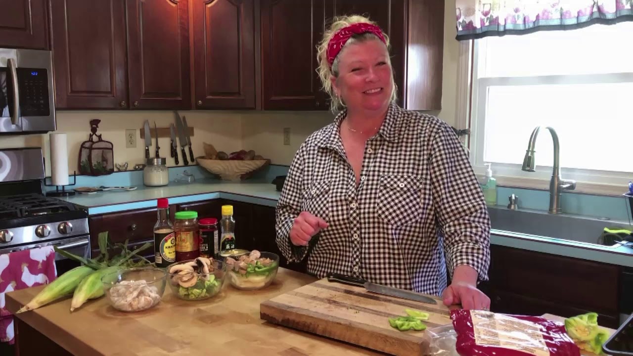Cooking with Chef Abigail - Shrimp Stir Fry - YouTube