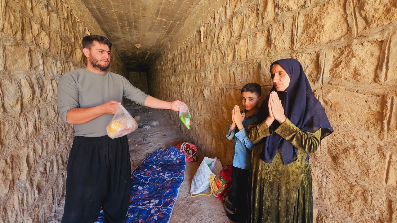 Compassionate Man Feeds Homeless Mother Living Under Bridge - YouTube