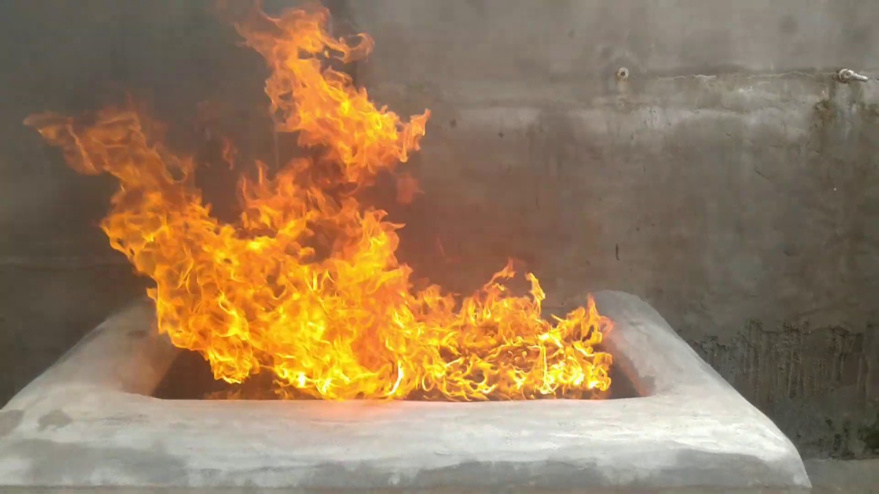 fire 🔥🔥🔥🔥🔥🔥🔥 experiment with petrol in water - YouTube