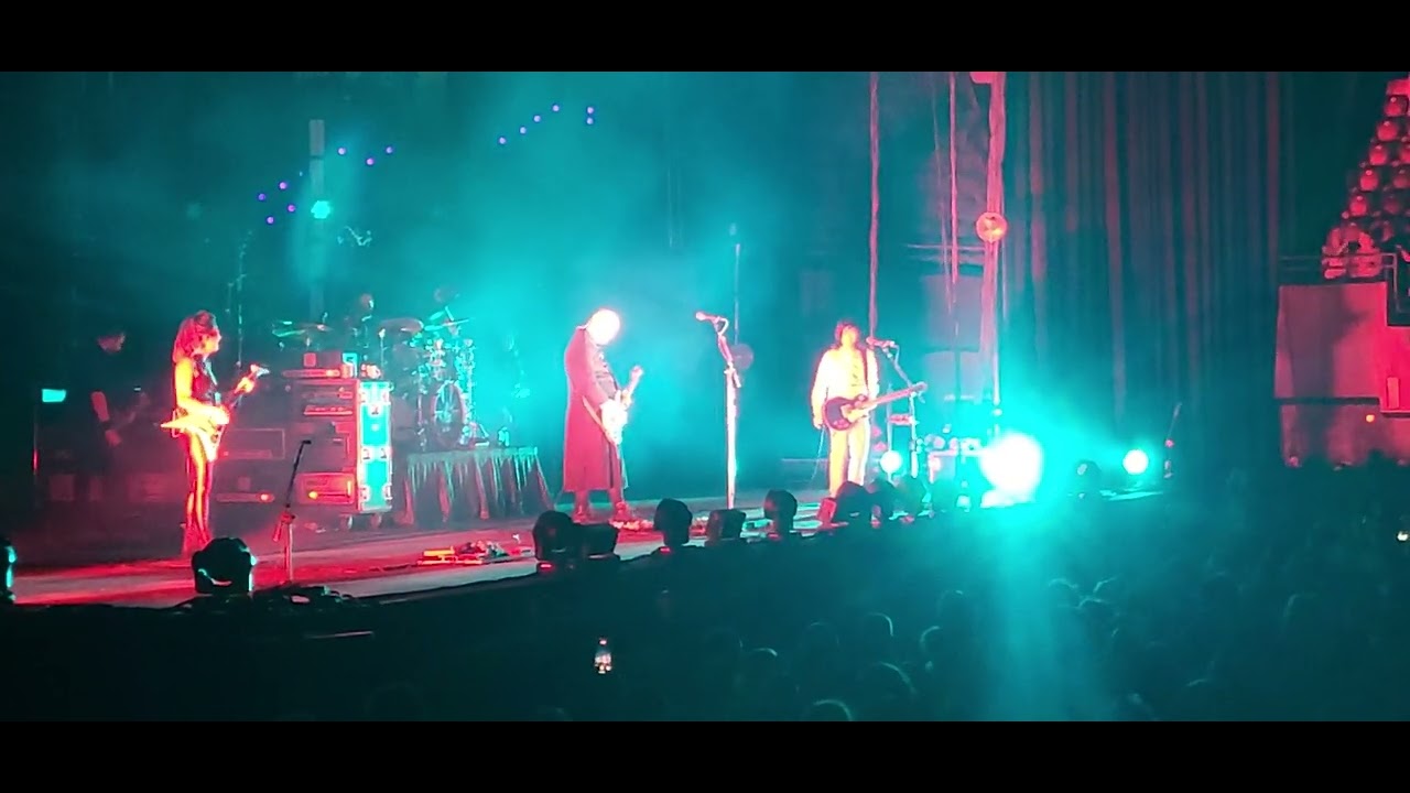 The Smashing Pumpkins - Band Introduction / Cherub Rock / Zero - Live ...