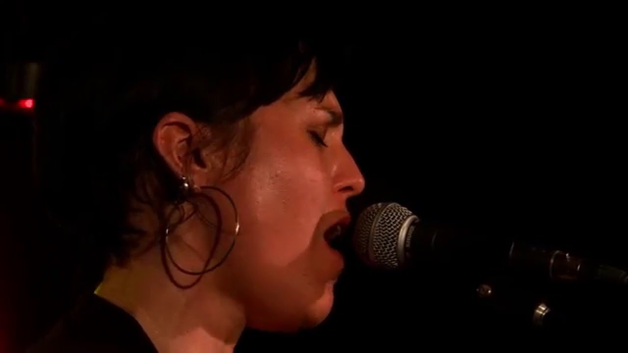 Liz Stringer - It´s A Long Way Down - YouTube