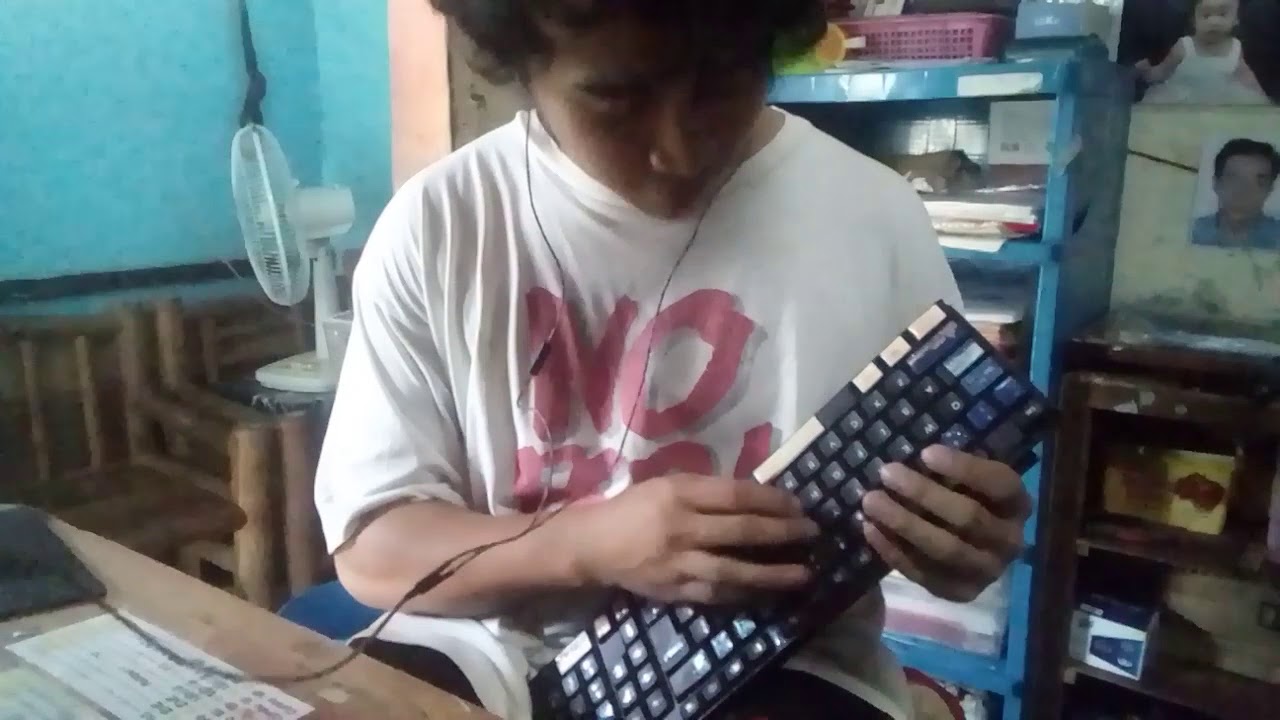 Keyboard Slap Bass - YouTube