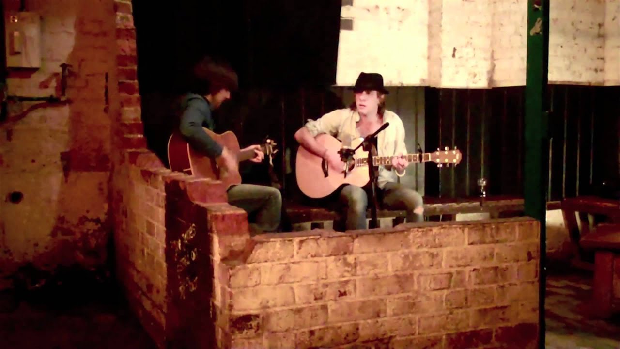 Max Rafferty - Just one Life away (acoustic) - YouTube