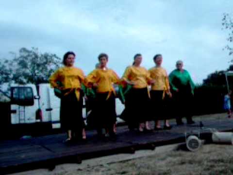 Breton Dance in the Village (Part 1) - YouTube