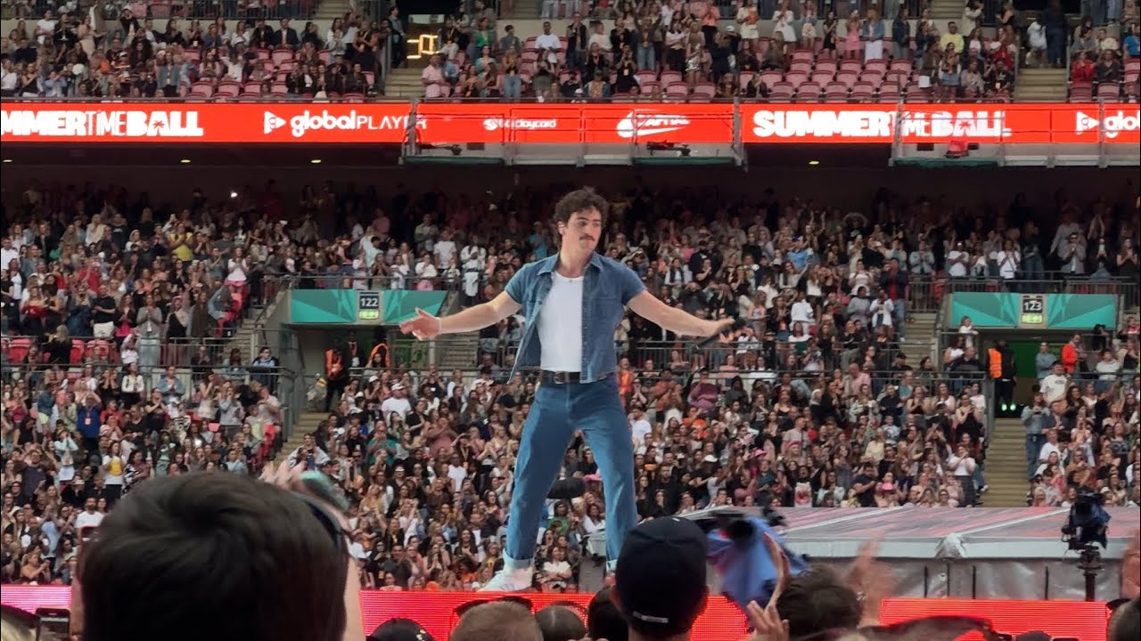 Benson Boone Capital’s Summertime Ball 2024 Beautiful Things - YouTube