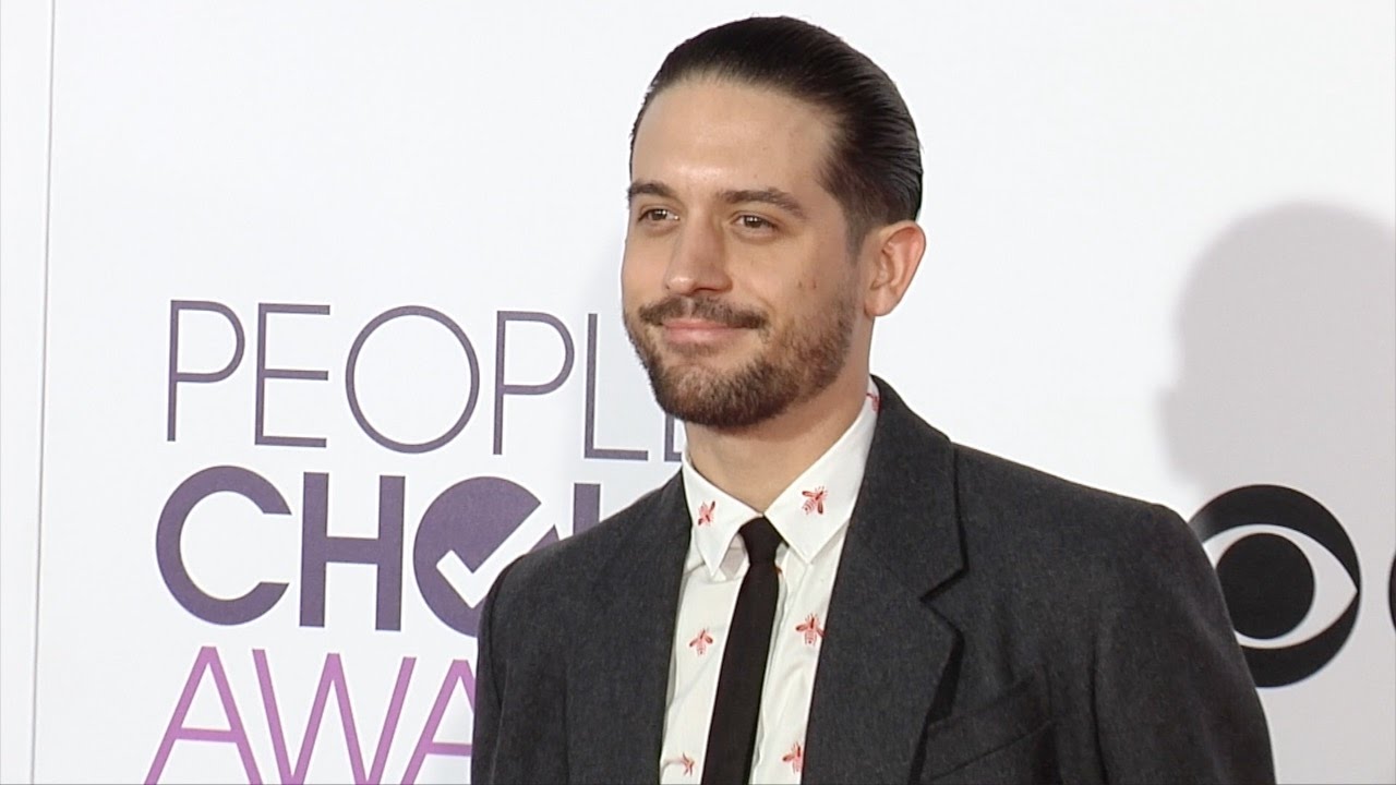 G-Eazy "People's Choice Awards" 2017 Red Carpet - YouTube