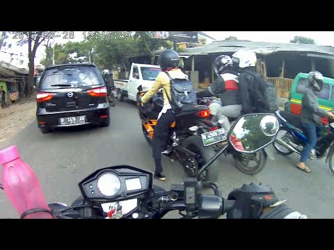 cewe berhijab pake ninja + knalpot racing