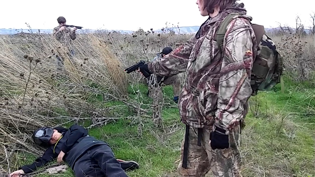 Airsoft mannequin challenge - YouTube