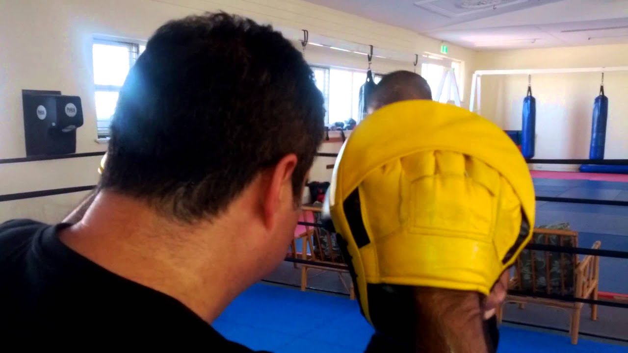 Boxing:Trainer Bobby Mayne + Daniel Dawson: 60 seconds in the ring ...
