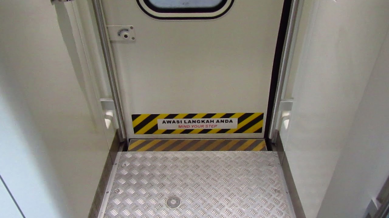 [KTM Intercity] Class 61 'CRRC Zhuzhou' Diesel Multiple Unit (DMU) Door ...