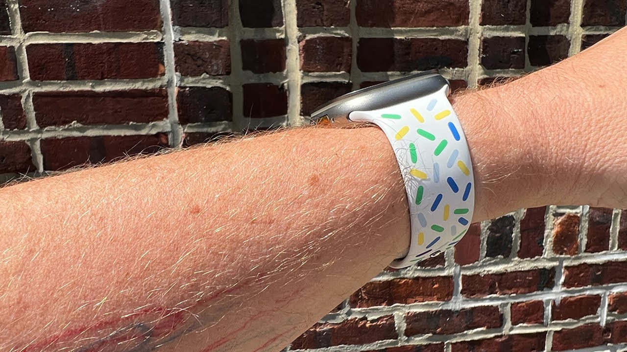 Apple Pride Watch band unboxing: How to get the Pride watch face - YouTube