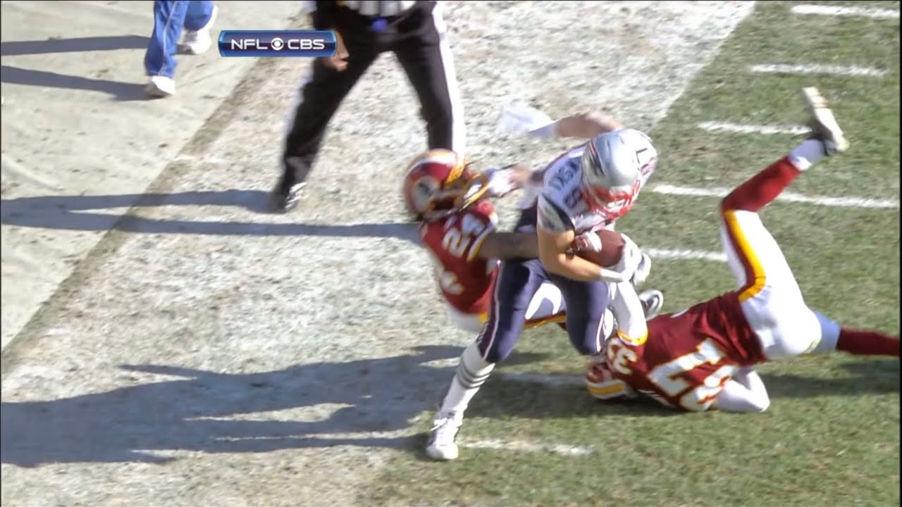 Rob Gronkowski Sheds Defenders for a 49 Yard Gain 2011 Patriots at ...