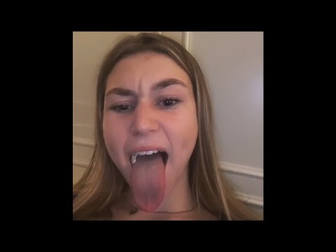 Gadis lidah panjang 398