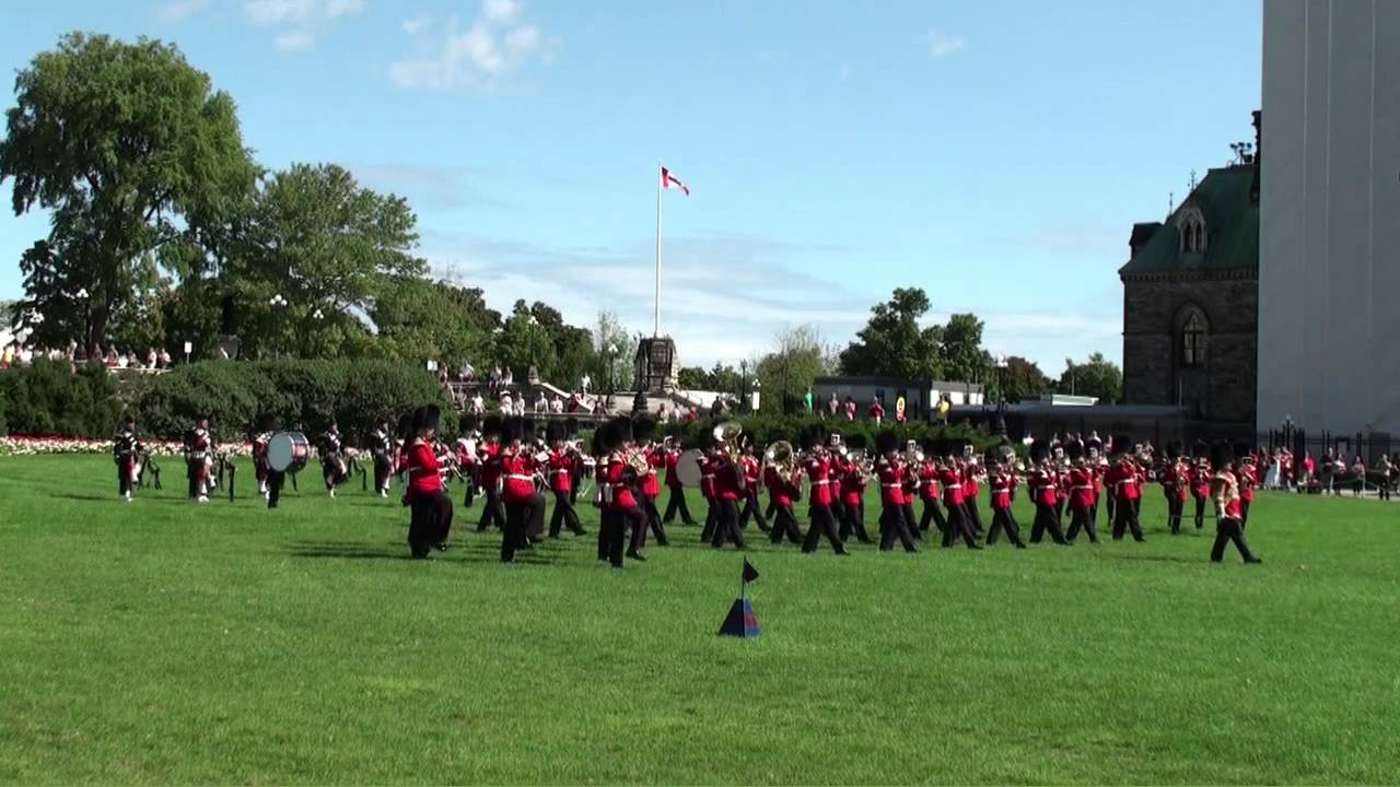 The Changing of the Guard Ceremony / La relève de la garde (Ottawa ...