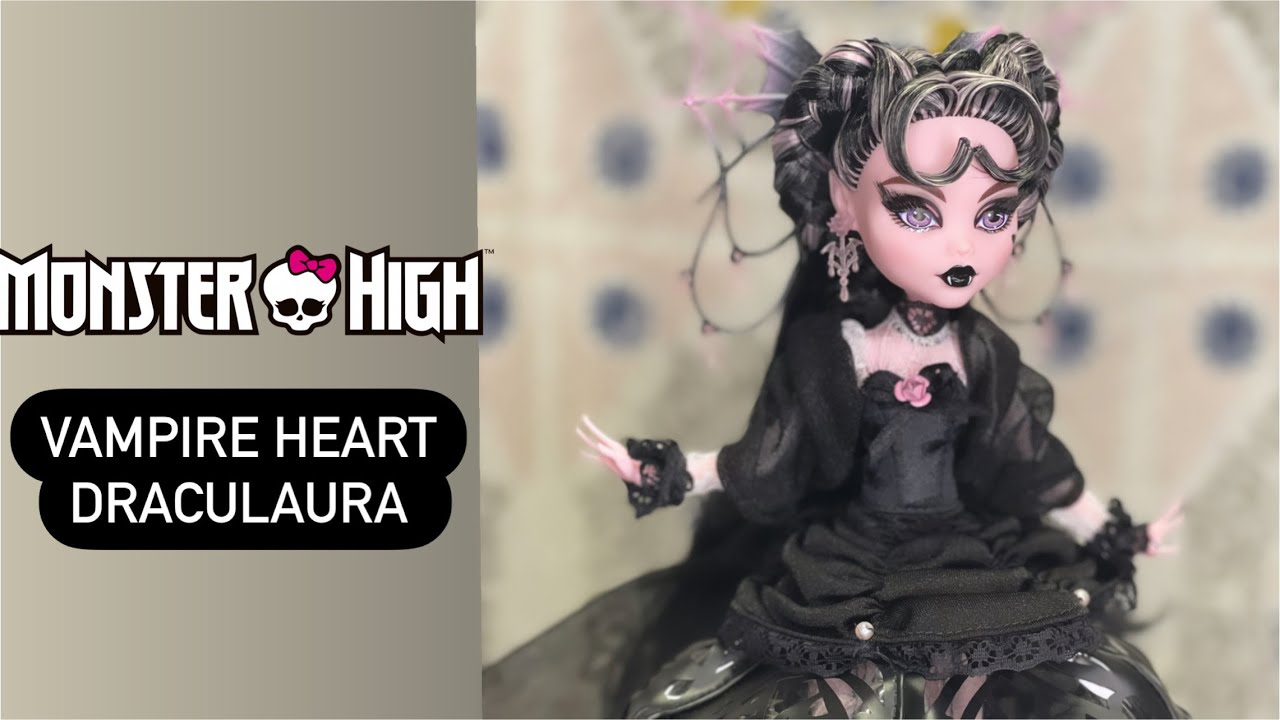 Monster High Collector Vampire Heart Draculaura unboxing and review ...