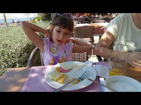 ULUSOY HOLİDAY CLUB HOTELDE İLK KAHVALTIMIZ.DENİZ MANZARA KEYFİ, ELİF İLE TATİL VLOG VİDEOSU