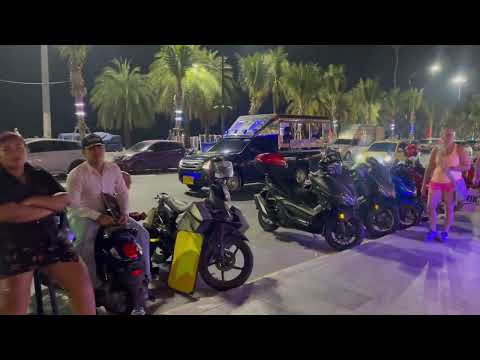 Meshur Beach Road, Mini Street bar, Pattaya Thailand 2025 OZGURLUK
